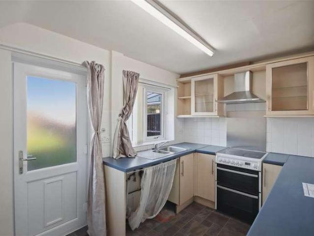 2 bed house for sale