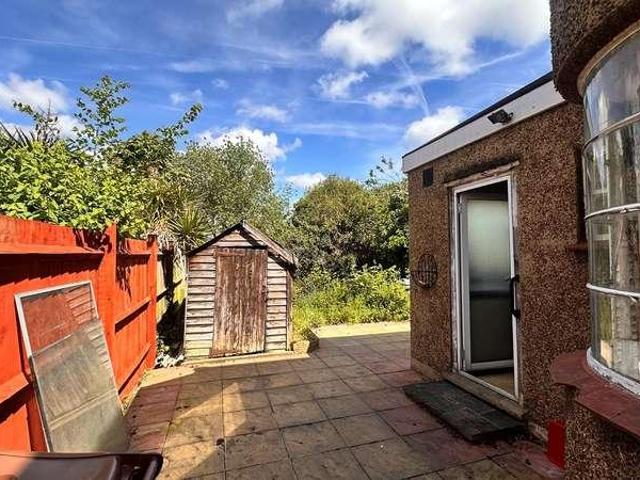 2 bed house for sale