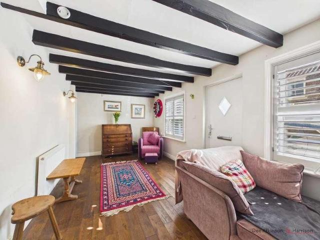 2 bed house for sale