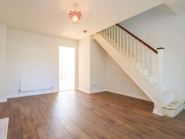 2 bed house for sale