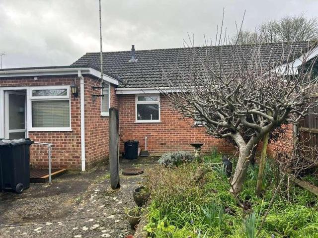 2 bed house for sale