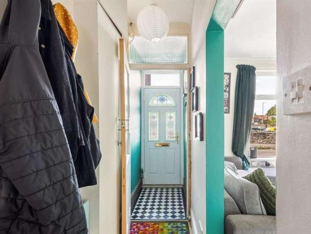 2 bed house for sale