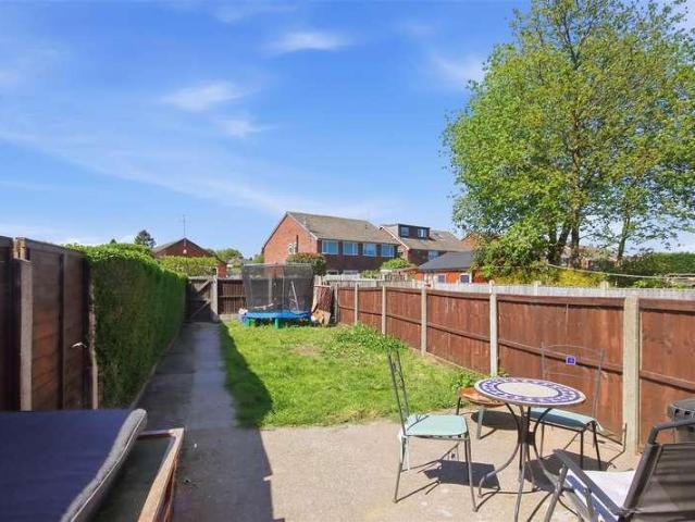 2 bed house for sale
