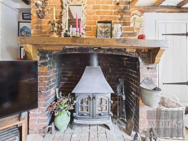 2 bed house for sale