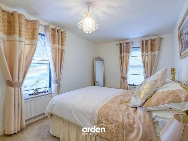 2 bed house for sale