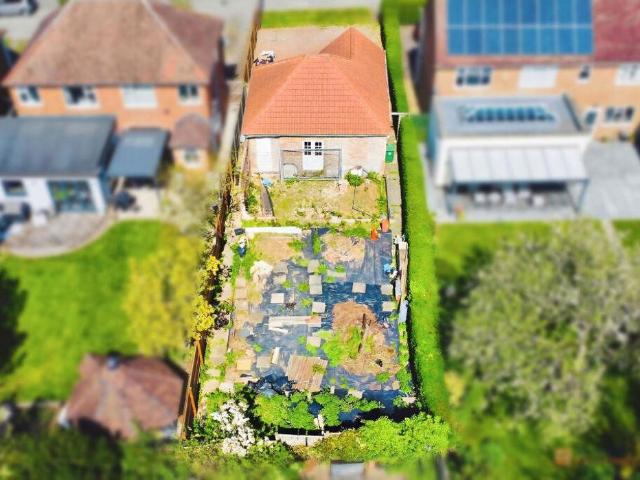 2 bed house for sale