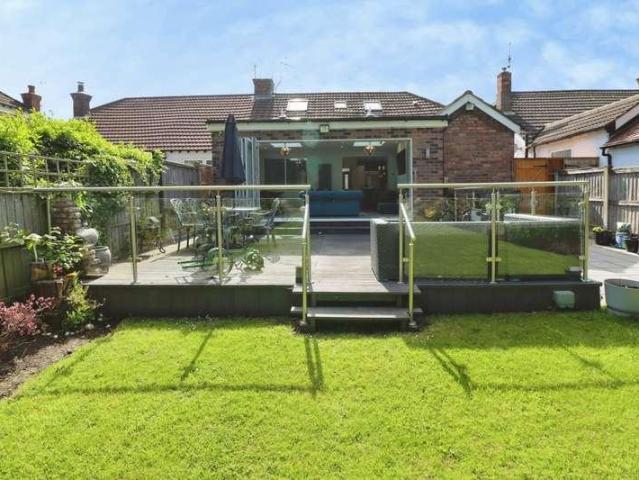 2 bed house for sale