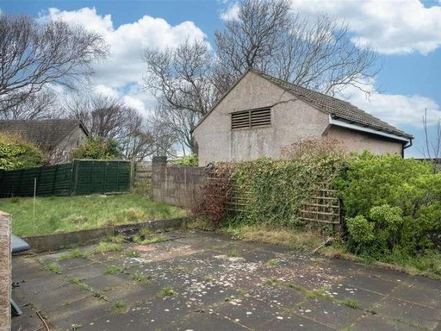 2 bed house for sale