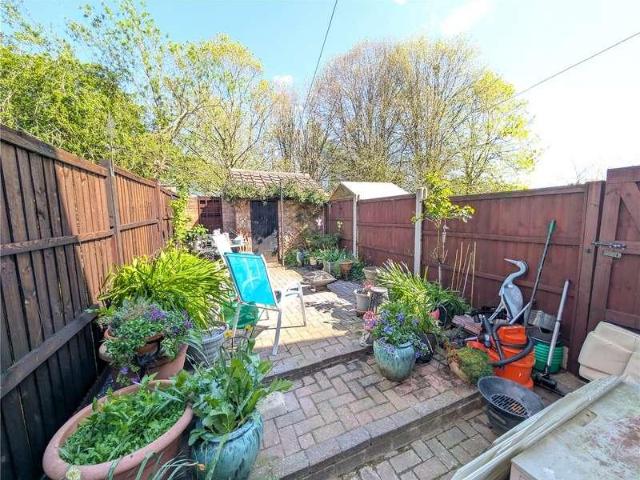 2 bed house for sale