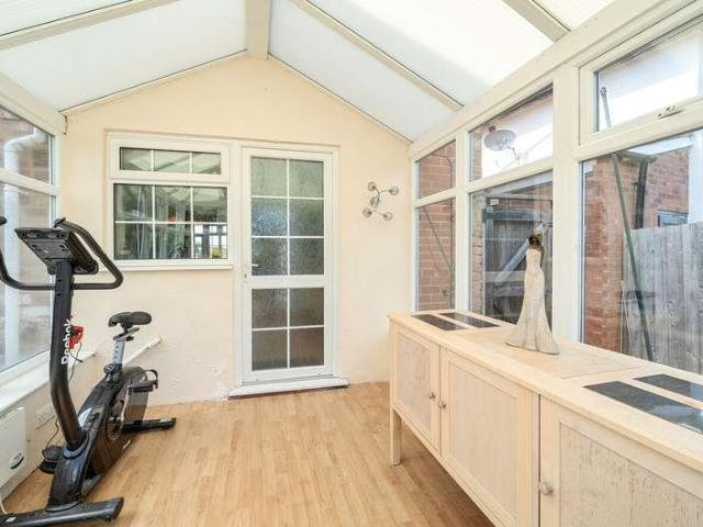 2 bed house for sale