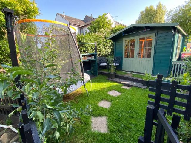2 bed house for sale