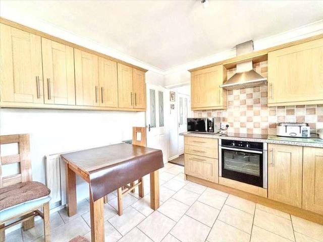 2 bed house for sale