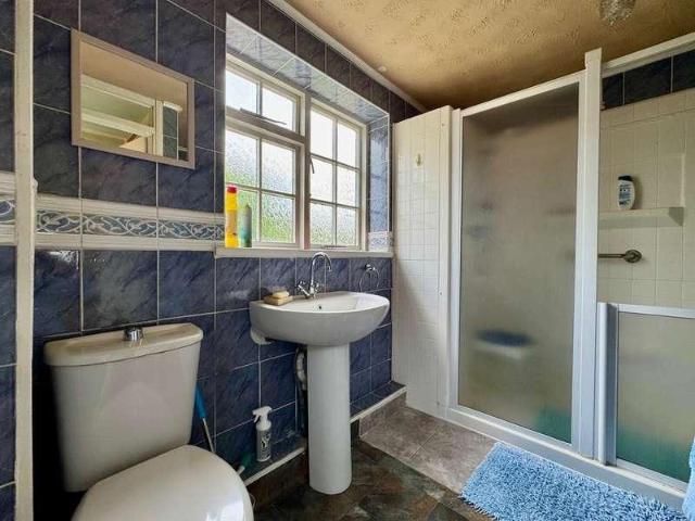 2 bed house for sale
