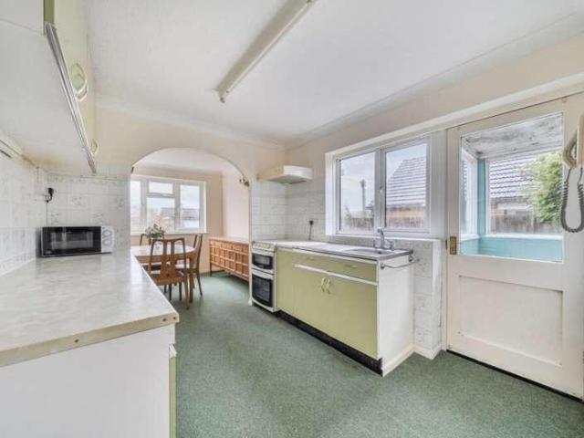 2 bed house for sale