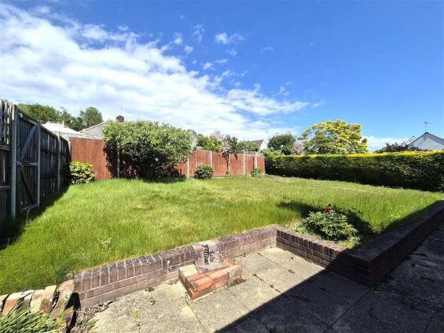 2 bed house for sale