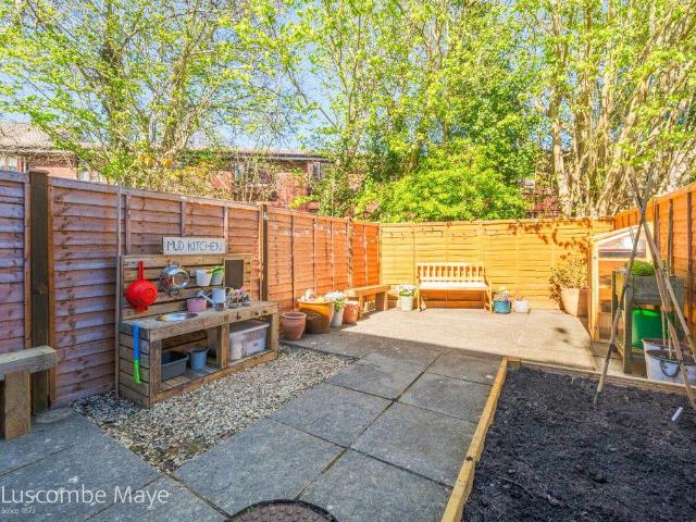 2 bed house for sale