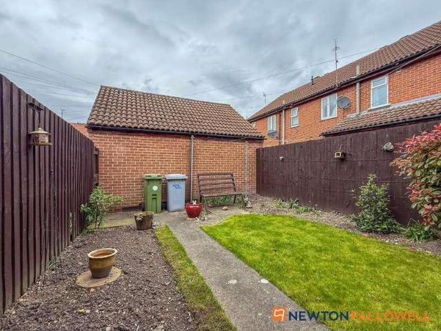2 bed house for sale