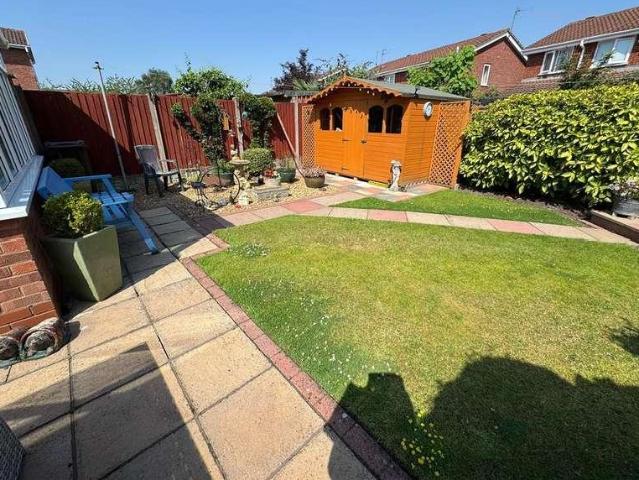 2 bed house for sale