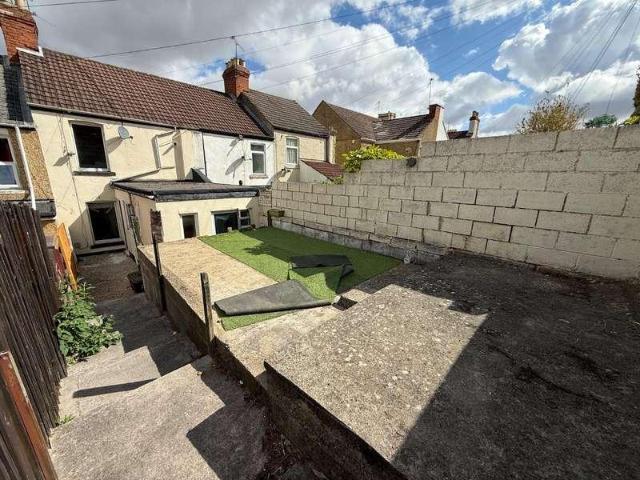 2 bed house for sale