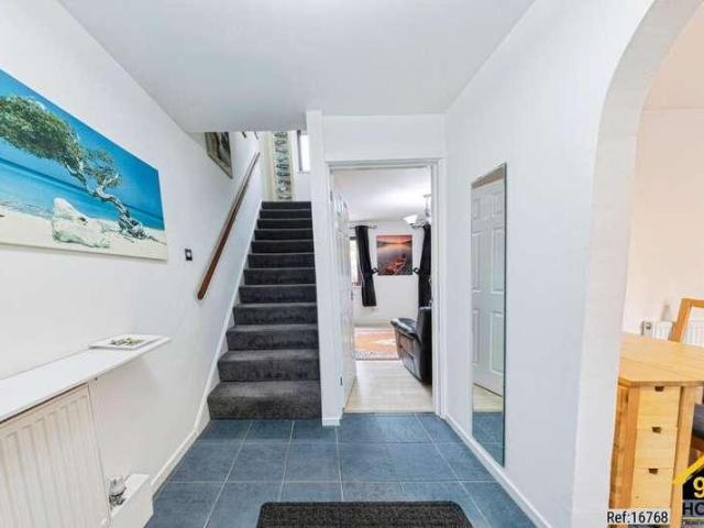 2 bed house for sale