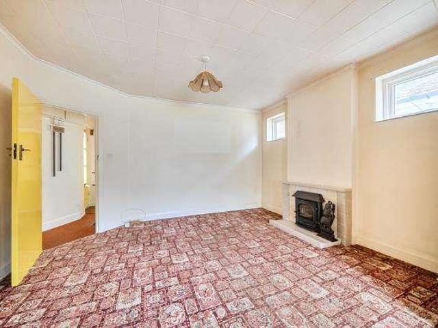 2 bed house for sale