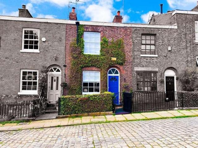 2 bed house for sale