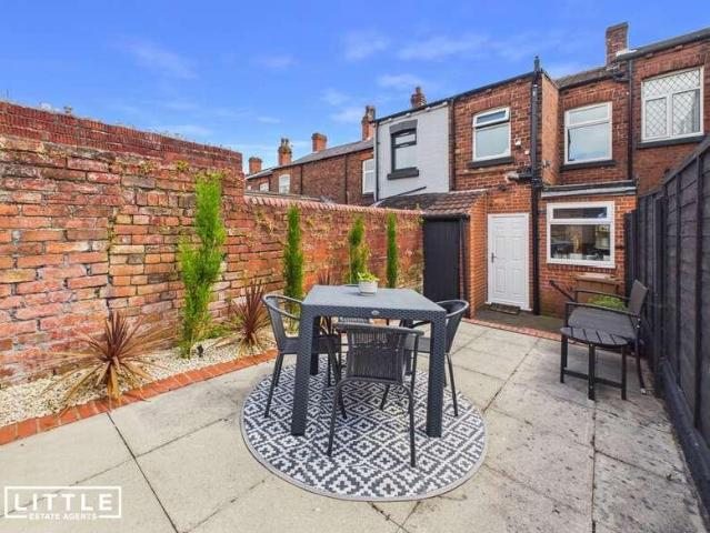 2 bed house for sale