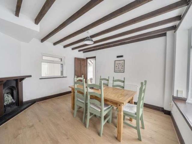 2 bed house for sale