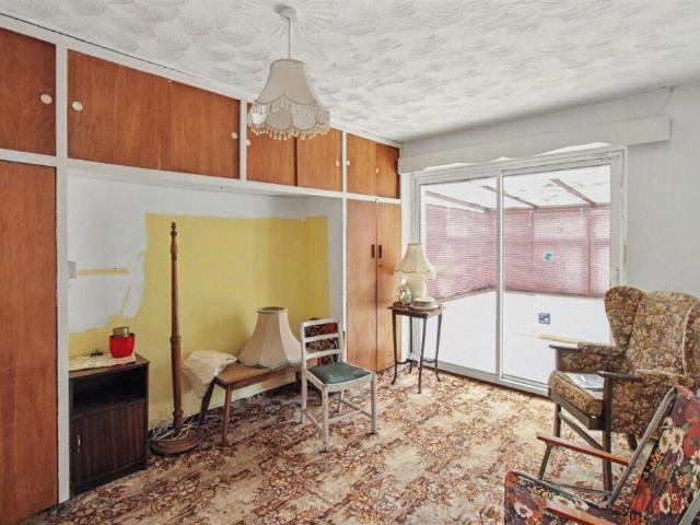 2 bed house for sale