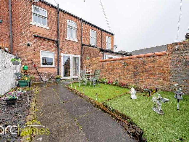 2 bed house for sale
