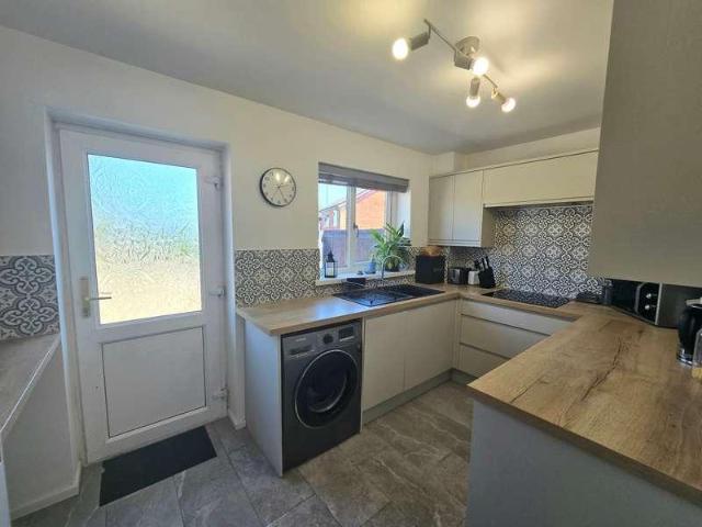 2 bed house for sale