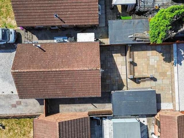 2 bed house for sale