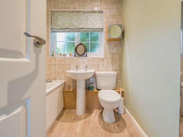 2 bed house for sale