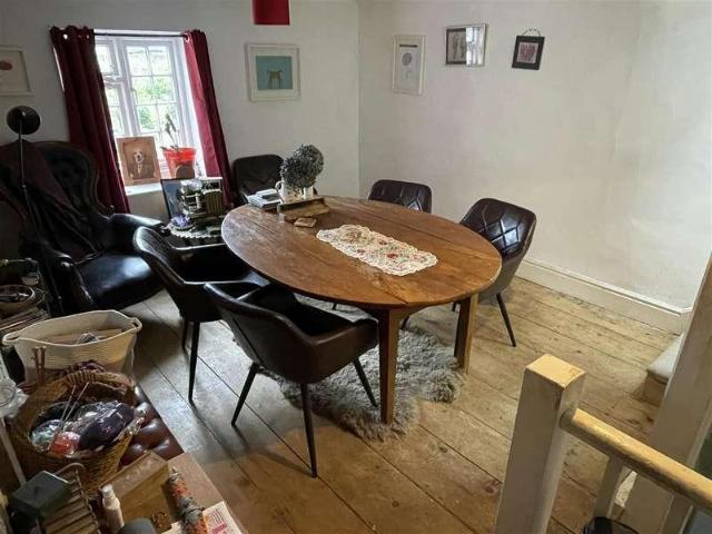 2 bed house for sale