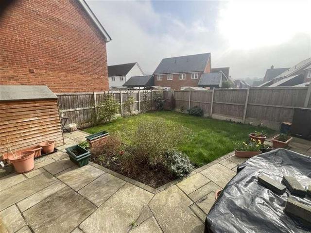 2 bed house for sale