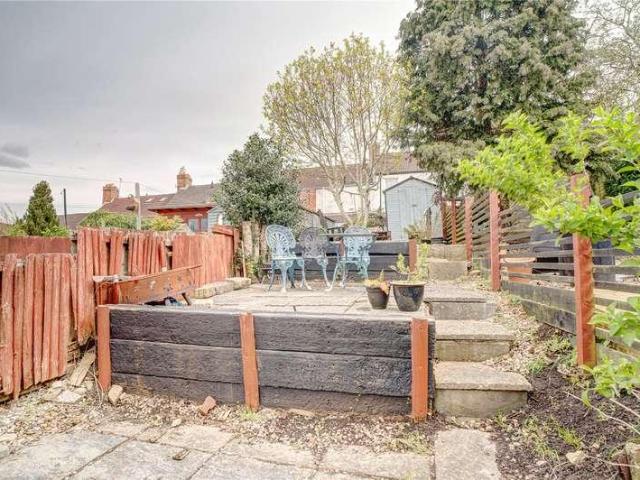2 bed house for sale