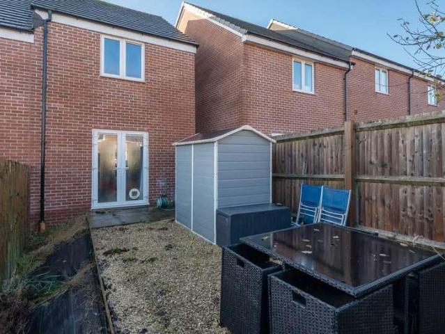 2 bed house for sale