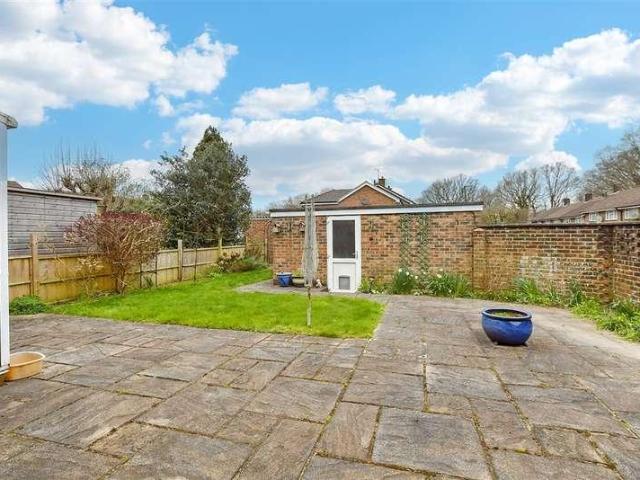 2 bed house for sale