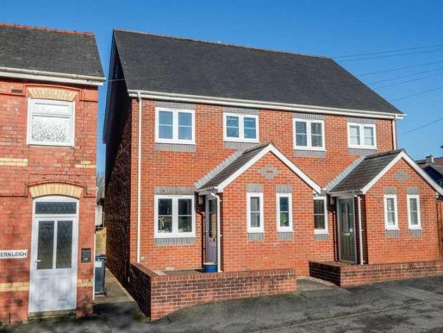 2 bed house for sale