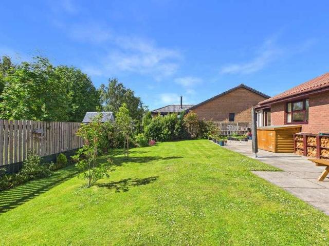 2 bed house for sale