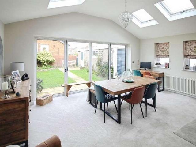 2 bed house for sale