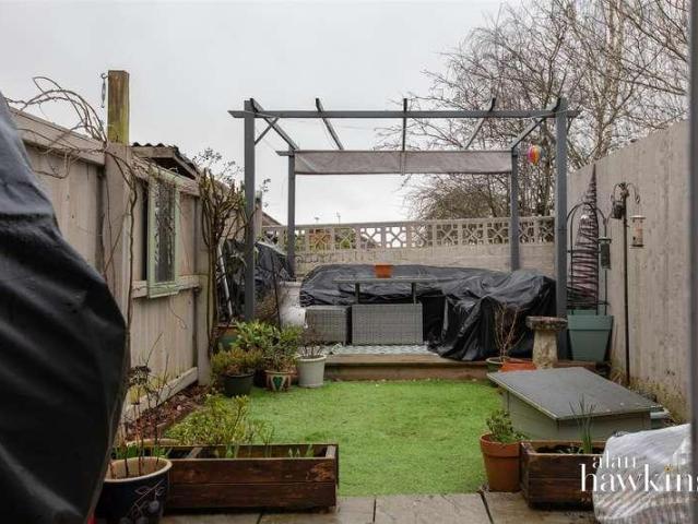 2 bed house for sale
