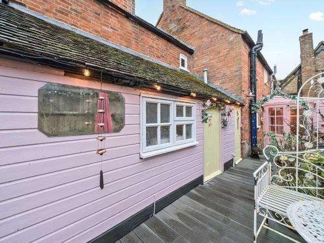 2 bed house for sale