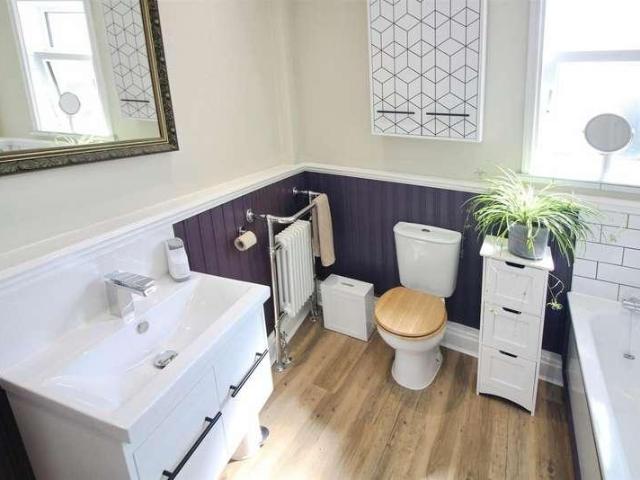 2 bed house for sale