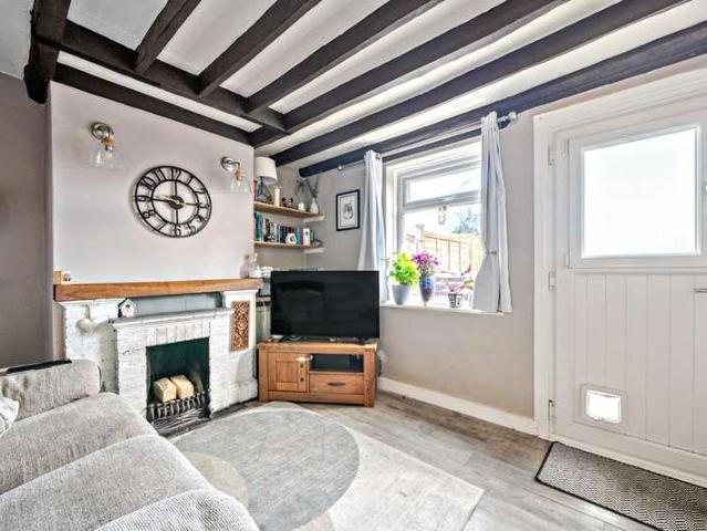 2 bed house for sale