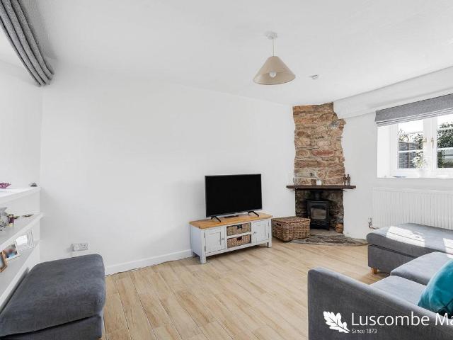 2 bed house for sale
