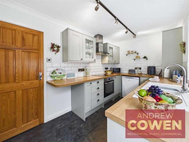 2 bed house for sale