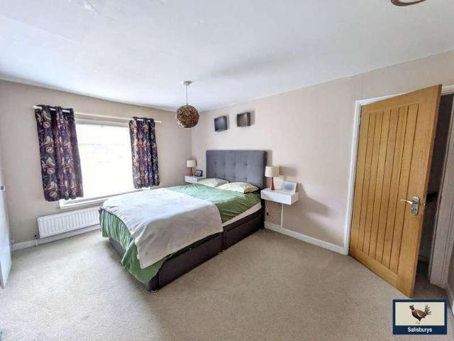 2 bed house for sale