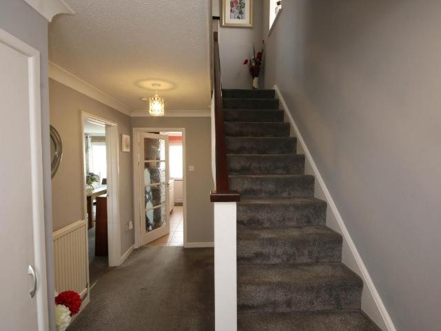 2 bed house for sale