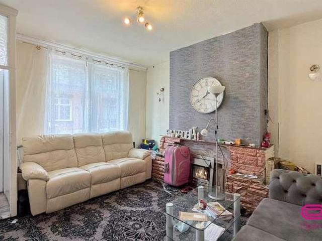 2 bed house for sale